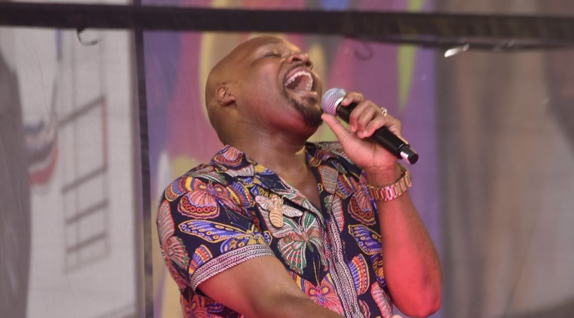 Season Premiere! Live From Times Square with Aladdin's Genie Michael ...